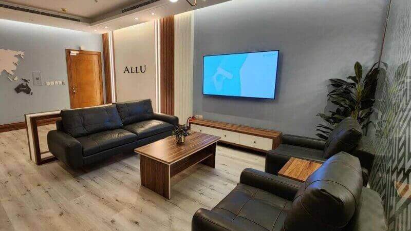 استمتع ببيع الحقائب المستعملة ذات العلامات التجارية المرموقة في الرياض ...